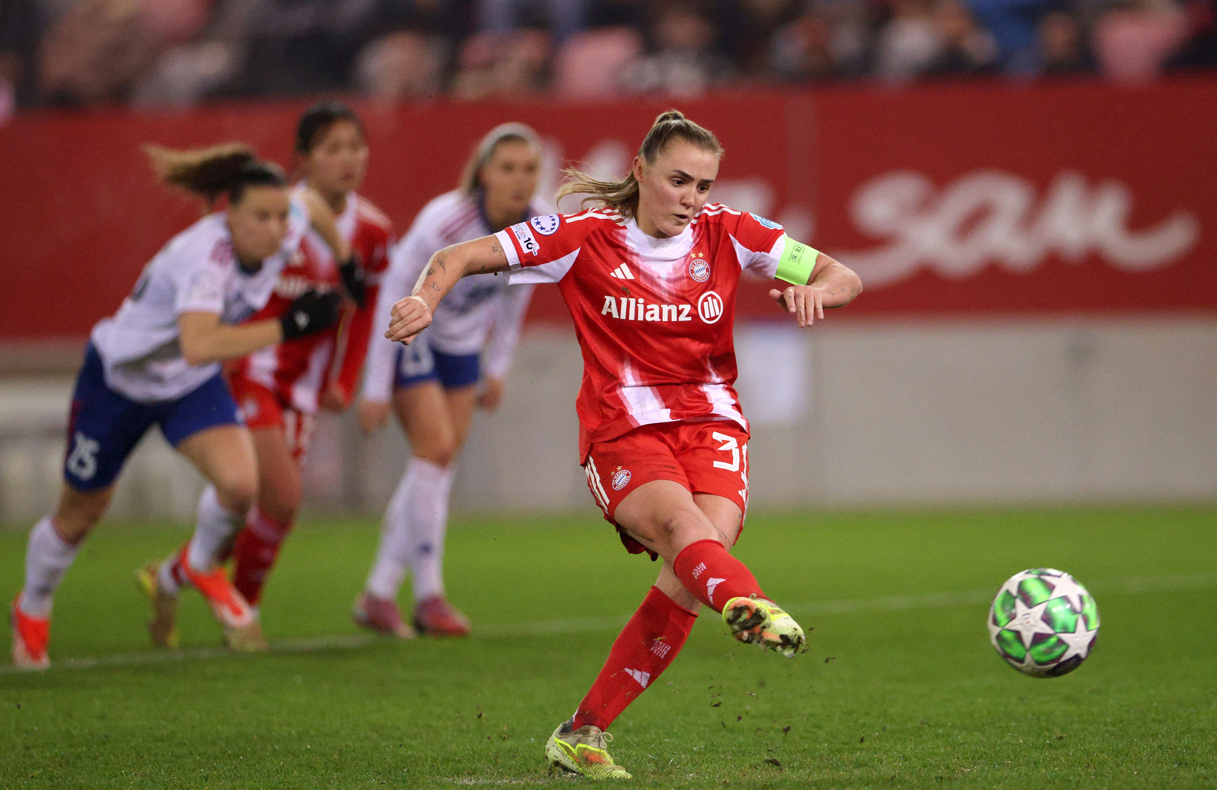 Stanway sparks WSL transfer battle with Bayern Munich decision