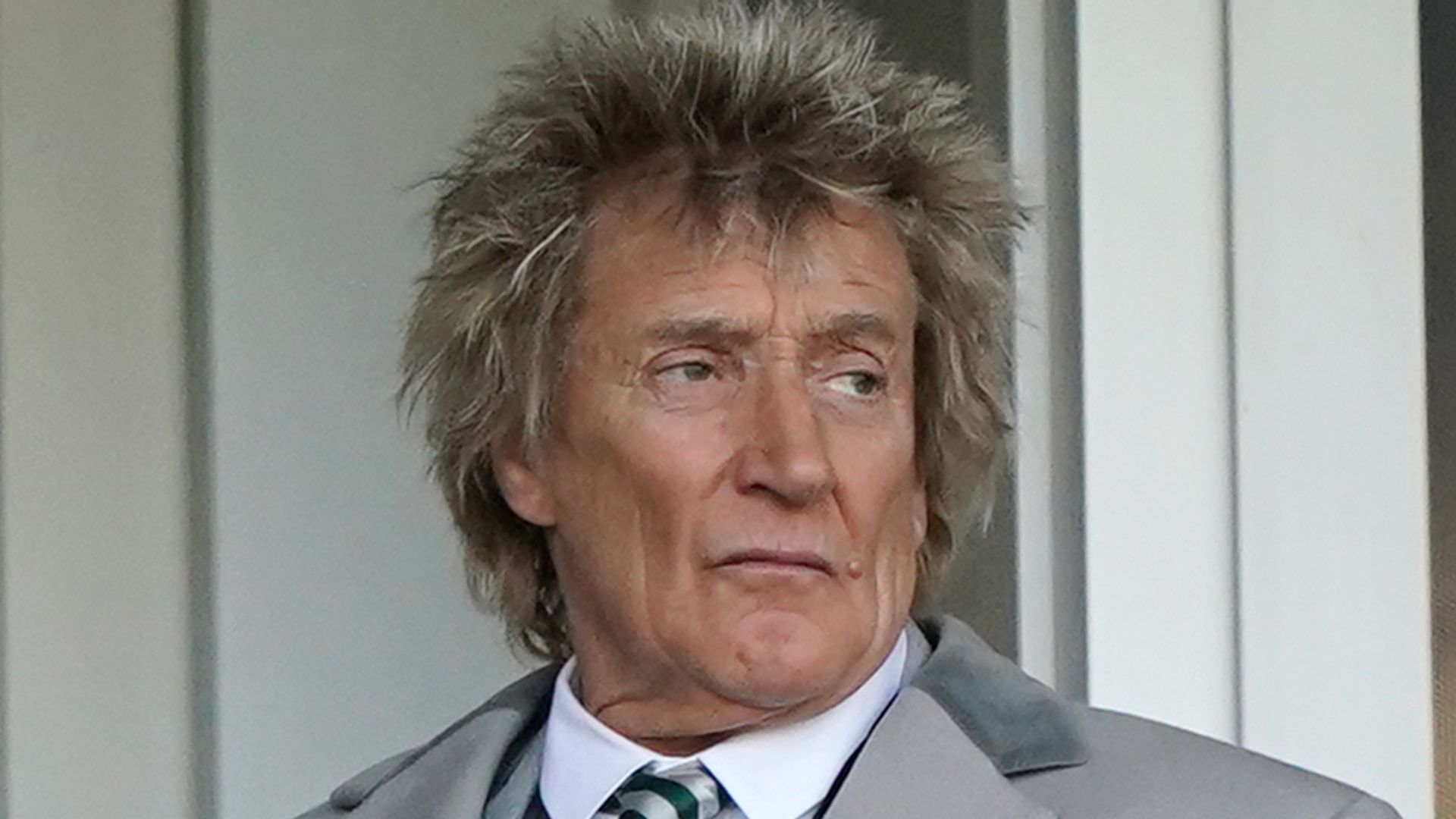 Rod Stewart's parenting 'struggle' with his 8 kids behind closed doors ...