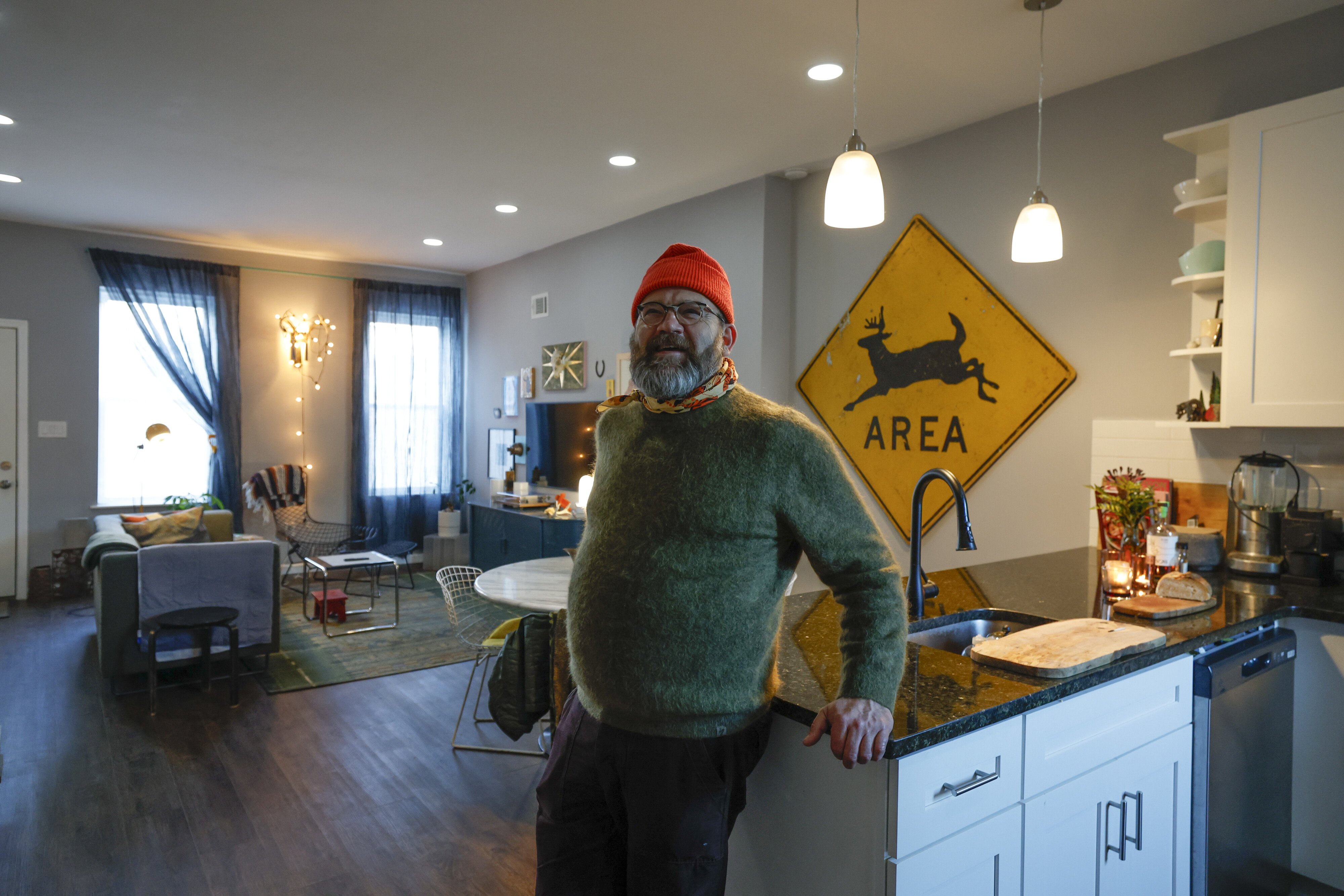 After a breakup, he left Graduate Hospital for a giant backyard in Port ...