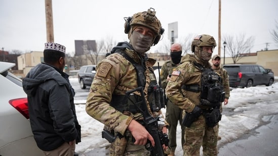 ICE agent Jonathan Ross' father defends son amid Minneapolis shooting ...