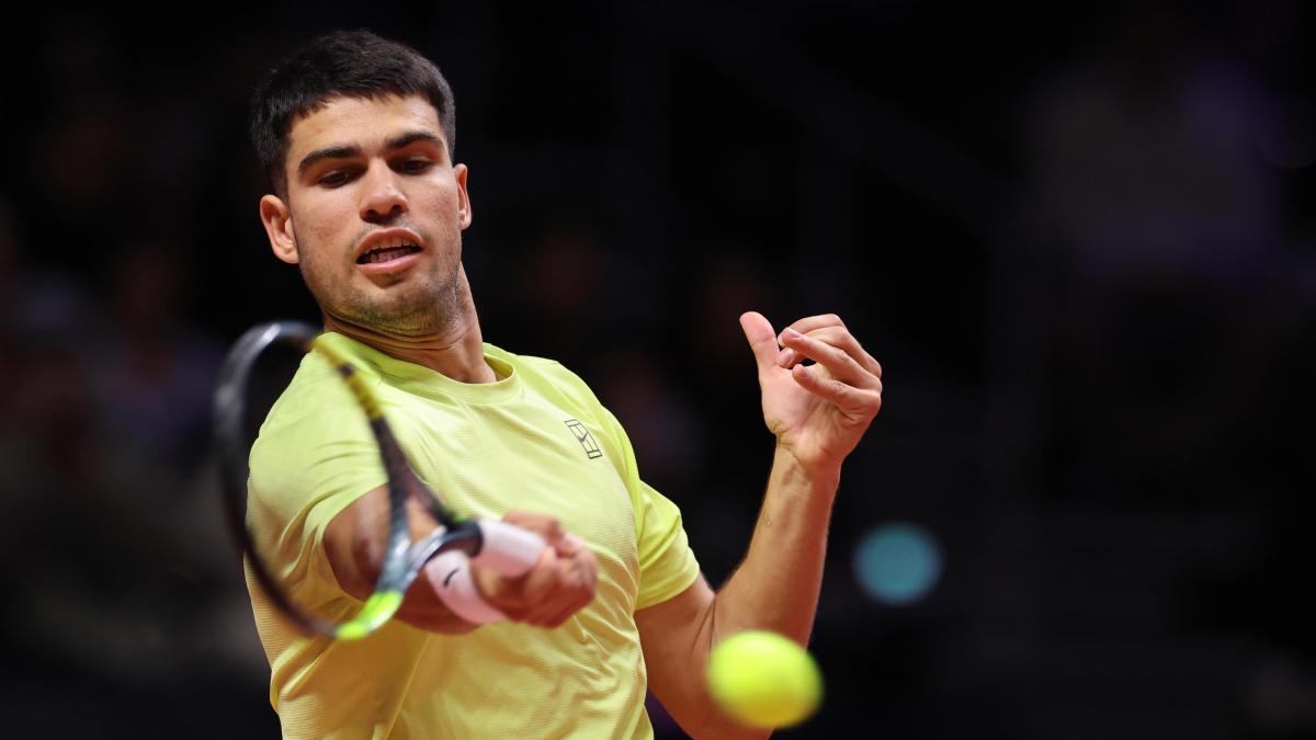 Alcaraz ya tiene hora en la pista del Open de Australia tras ganar a Sinner