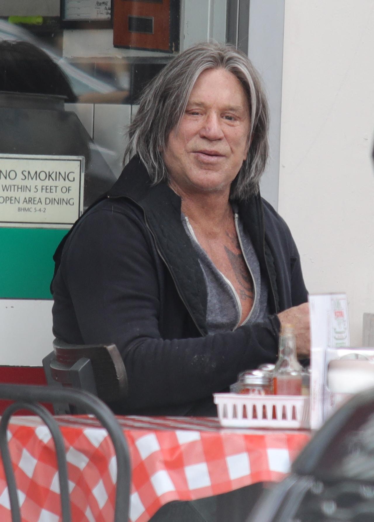 Mickey Rourke rejects multiple jobs amid eviction struggle as he ...