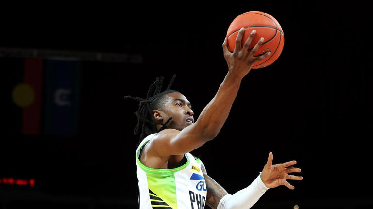 Injuries dampen Wildcats' road win over Phoenix