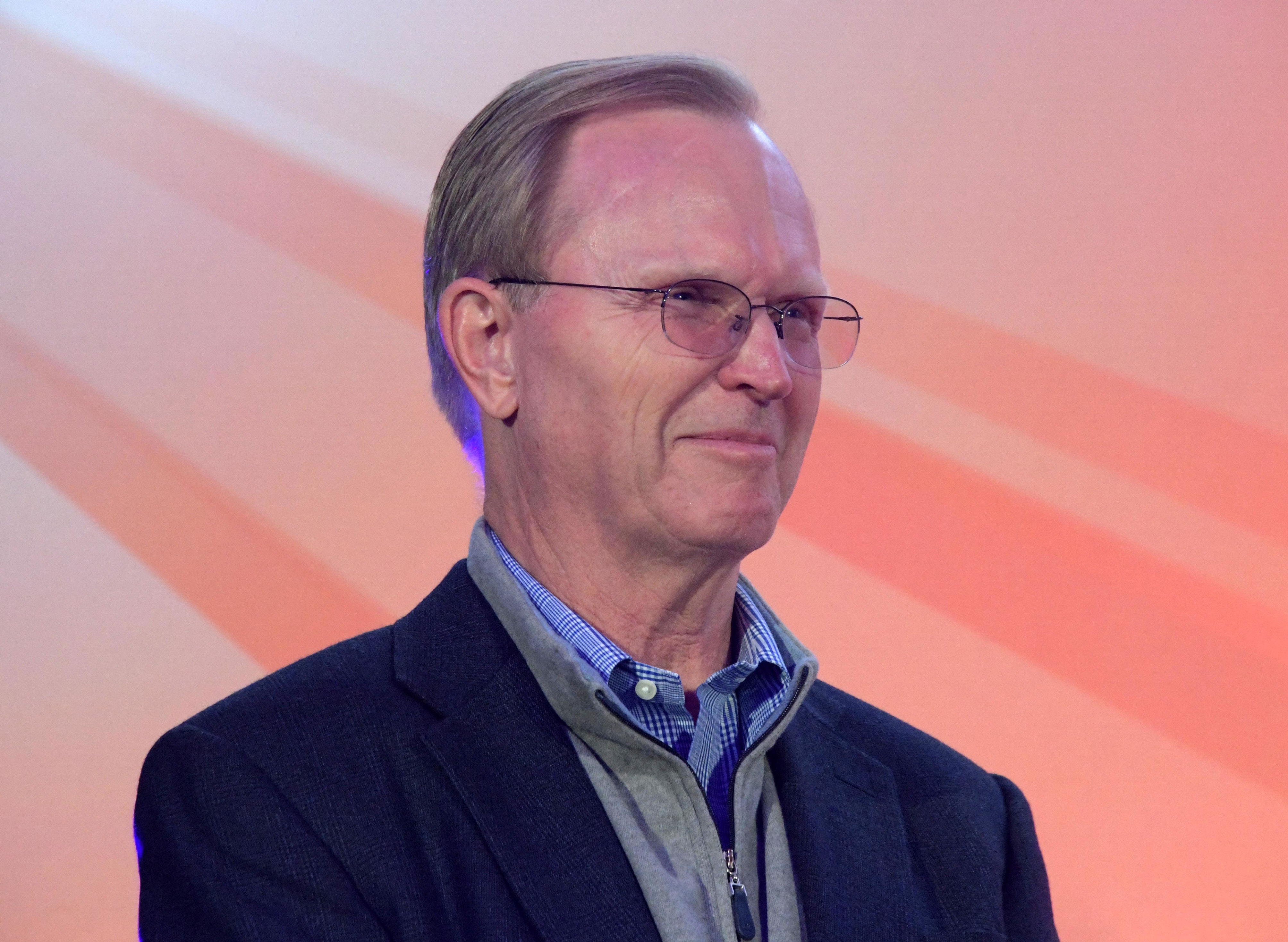 See it: New York Giants fans deliver emotional message to John Mara