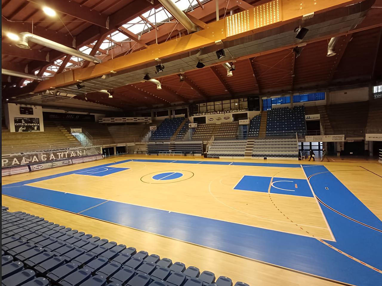 Rigenerato il parquet del PalaCattani