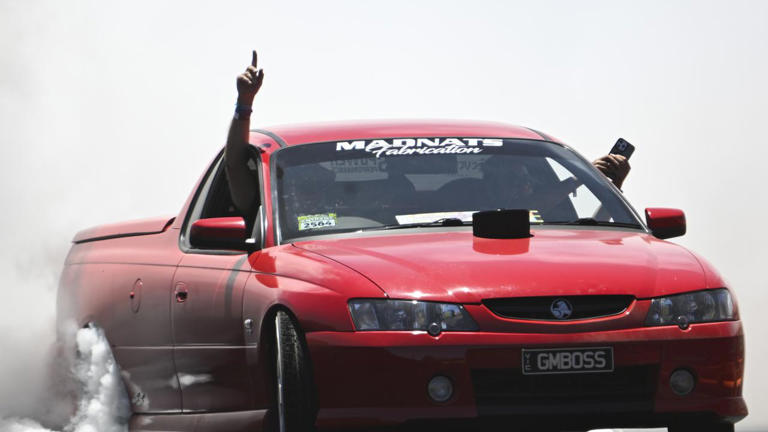 Summernats pushes on despite heatwave