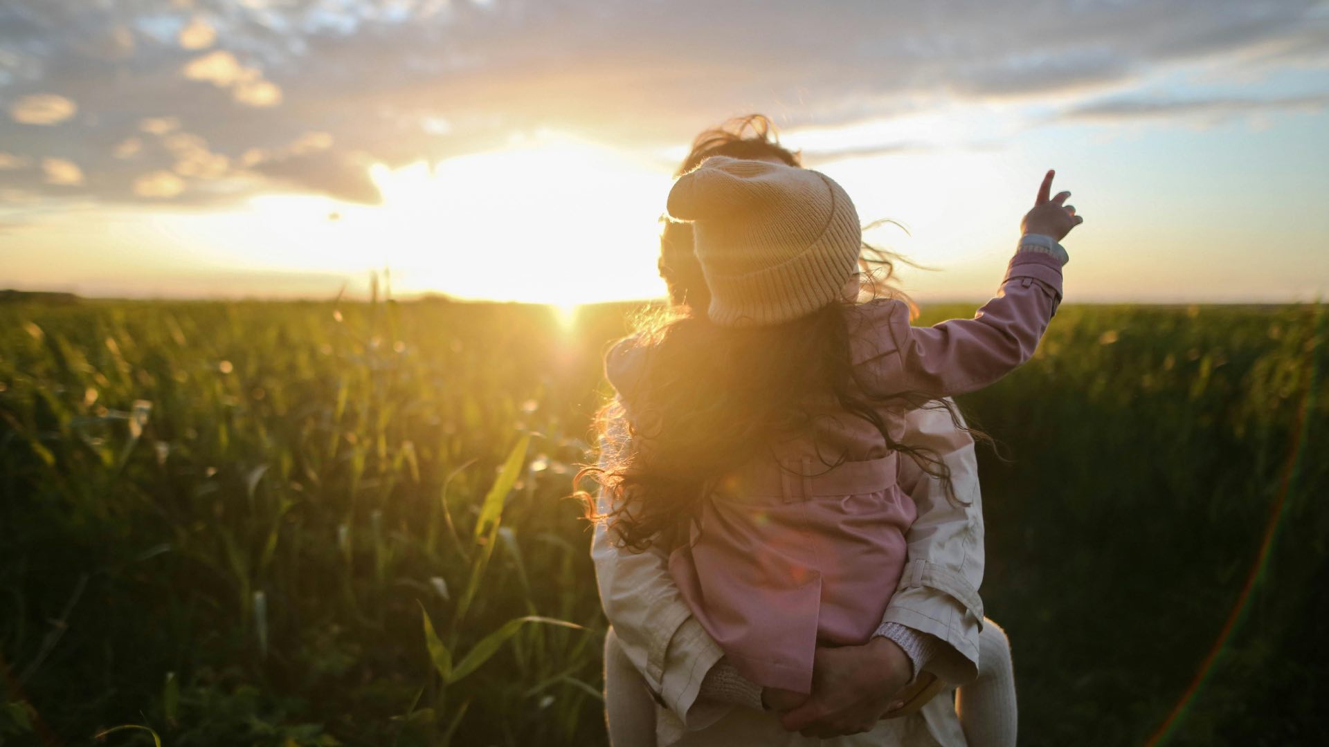 Instinctive motherhood, a gentle approach that reconnects mothers to ...