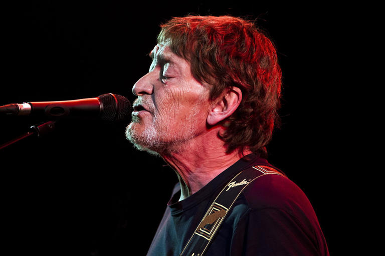 Politicians support permanent tribute for 'absolute legend' Chris Rea ...