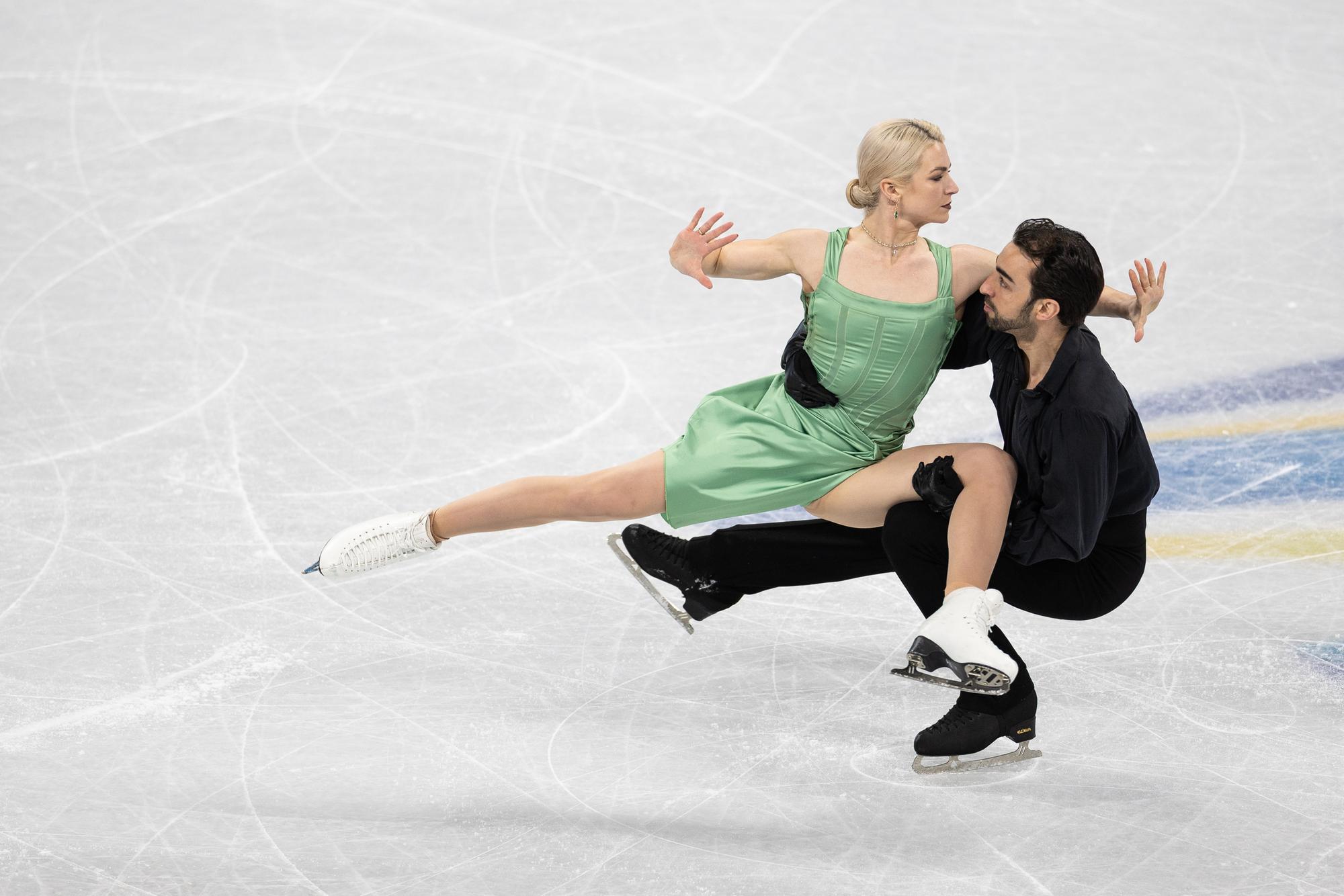 Dancing on Ice and Olympic figure skating queen Olivia Smart heading ...