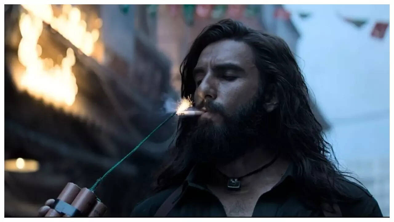 Ranveer Singh's 'Dhurandhar' needs another Rs 65.95 crore to beat Yash ...