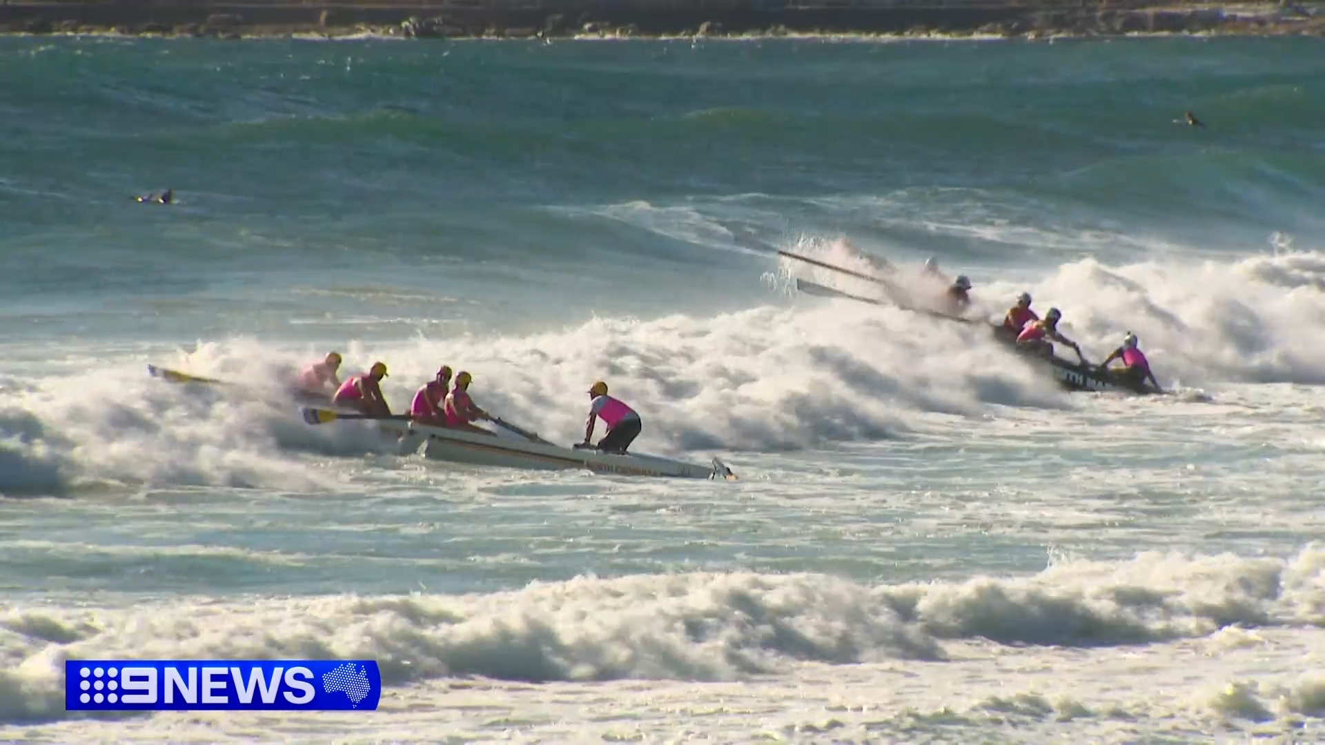 Hundreds of firefighters on standby as Sydney tops 40 degrees