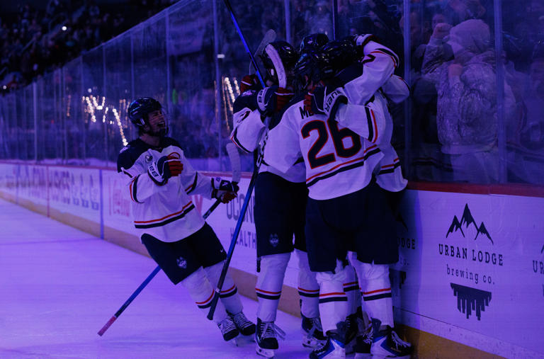 Photo gallery: UMass Lowell River Hawks @ UConn Huskies men’s hockey ...