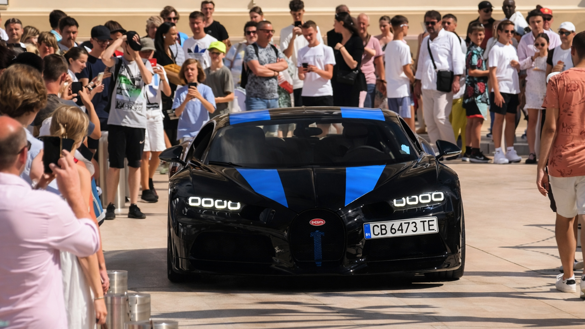 Bugatti van 3,9 miljoen steelt de show in Monaco
