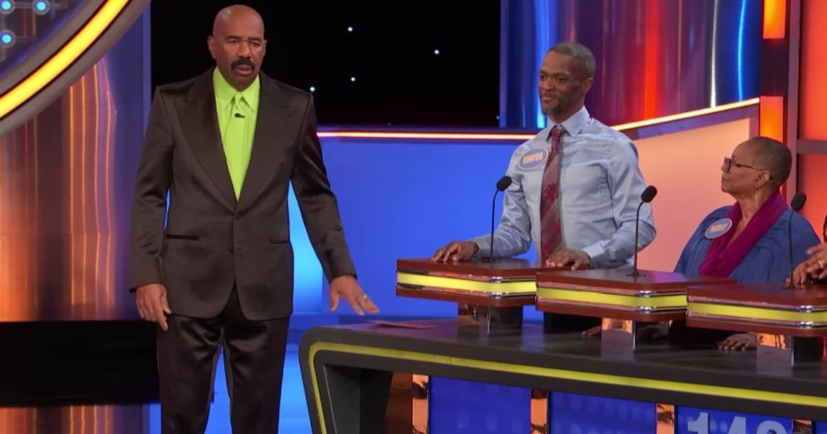 'Family Feud' host Steve Harvey drops his cards as player wants to name ...