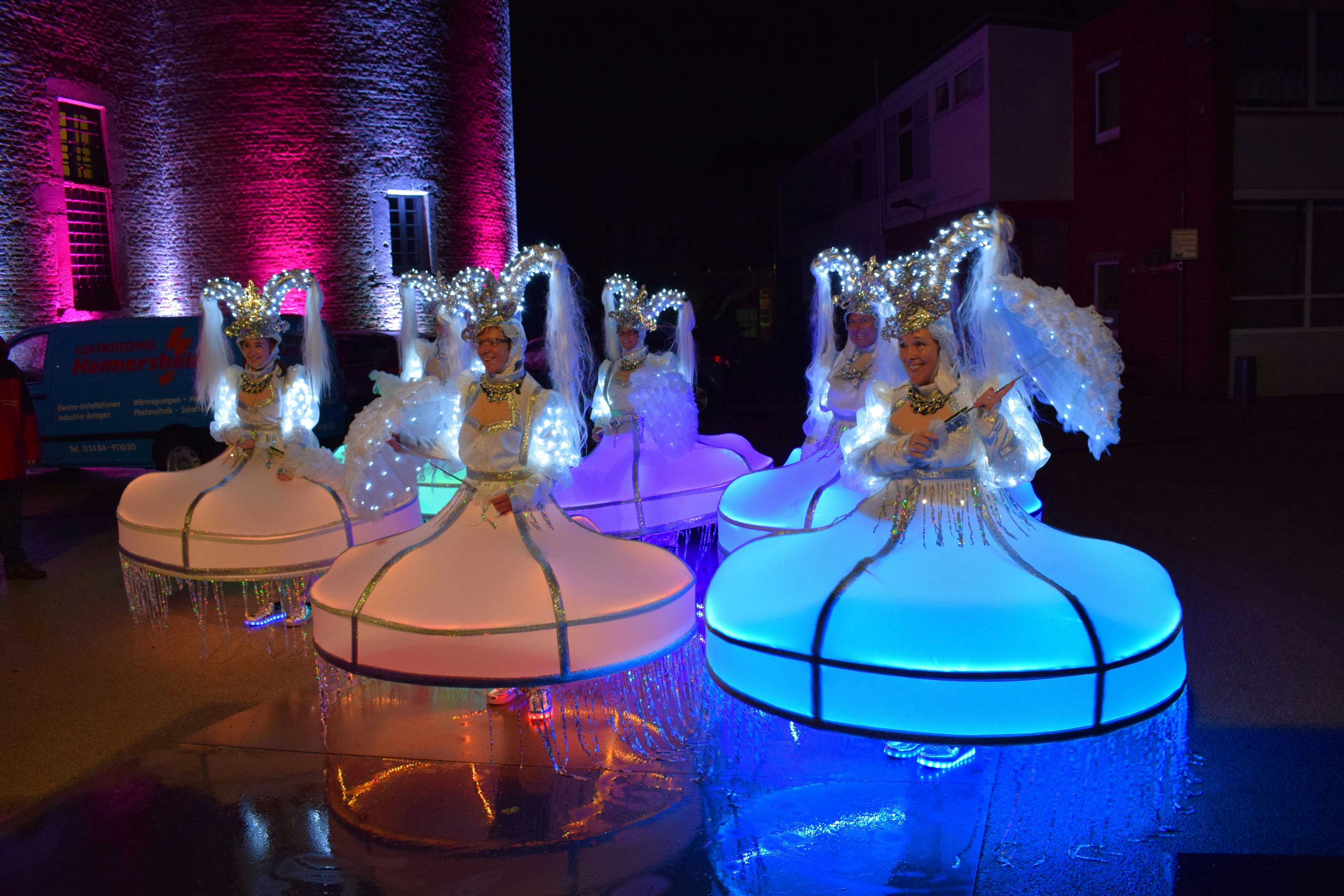 Lichterspektakel ist zurück: „Leuchtende Gärten“ finden am Fuß der ...