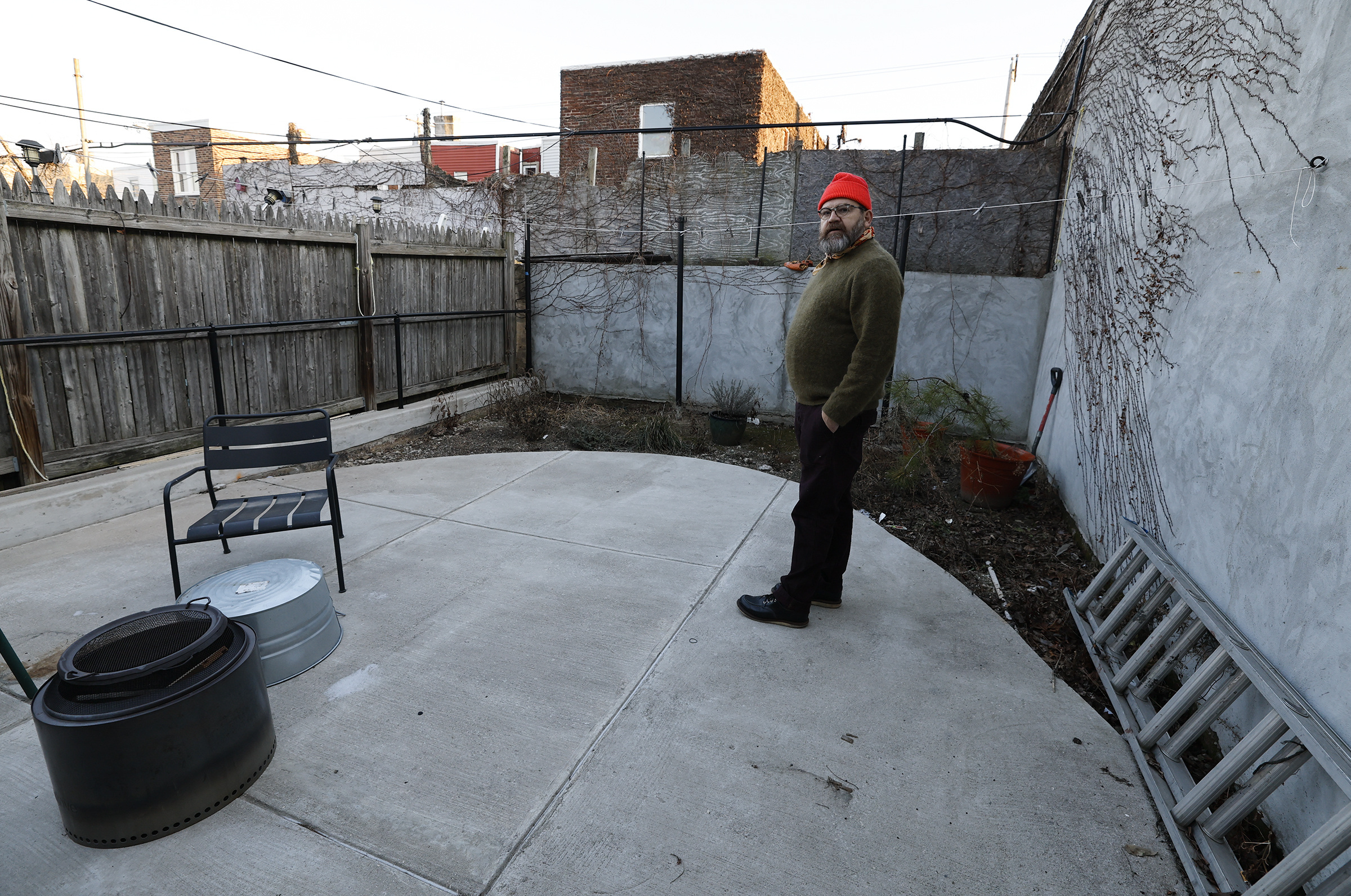 After a breakup, he left Graduate Hospital for a giant backyard in Port ...