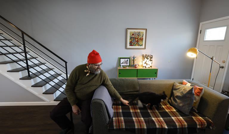 After a breakup, he left Graduate Hospital for a giant backyard in Port ...