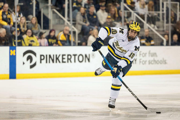 Maple Leafs draft pick shines on Michigan’s top line in win vs. Notre Dame