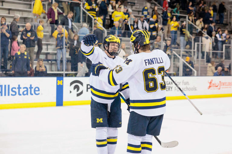 Maple Leafs draft pick shines on Michigan’s top line in win vs. Notre Dame