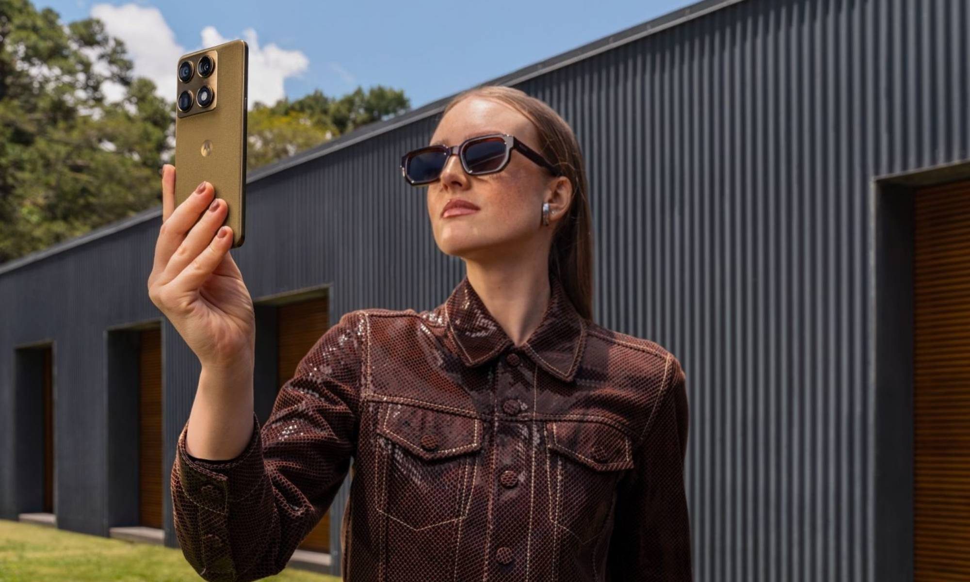 Motorola’s new Signature gives you flagship power in a slim frame