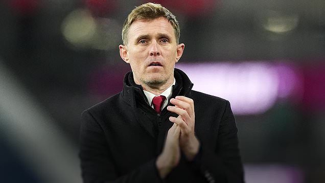 Man Utd interim boss Darren Fletcher focuses on the present, not the future