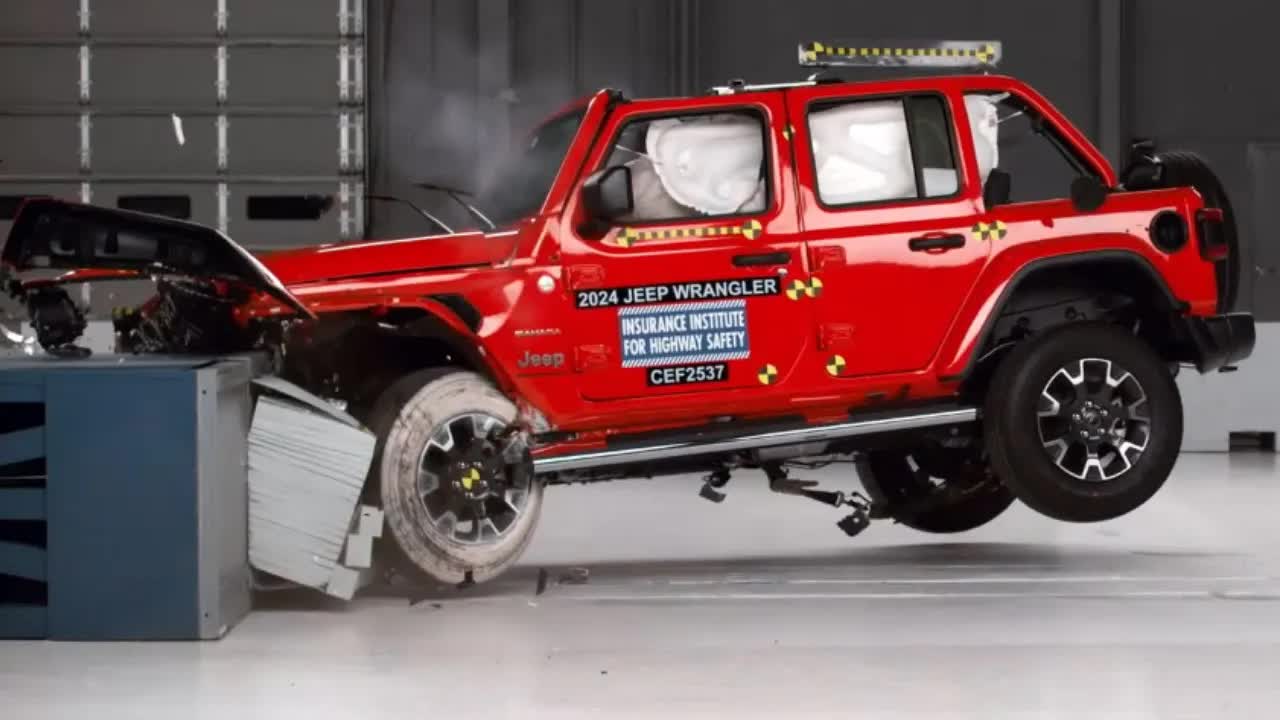 2025 Jeep Wrangler IIHS-Crashtest: Kippt er im Ernstfall um?