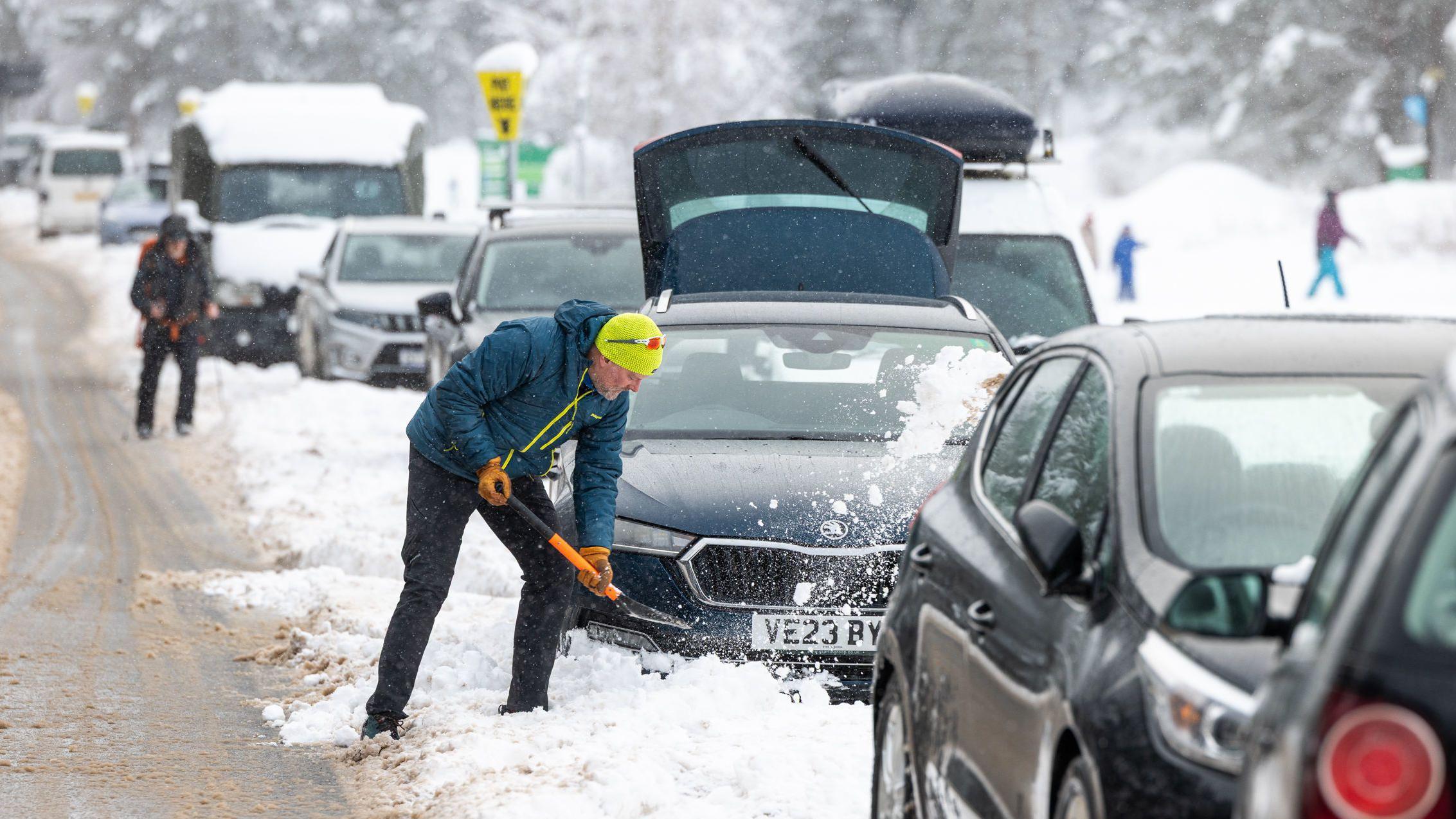 Weather warning upgraded to amber as more snow to hit Scotland