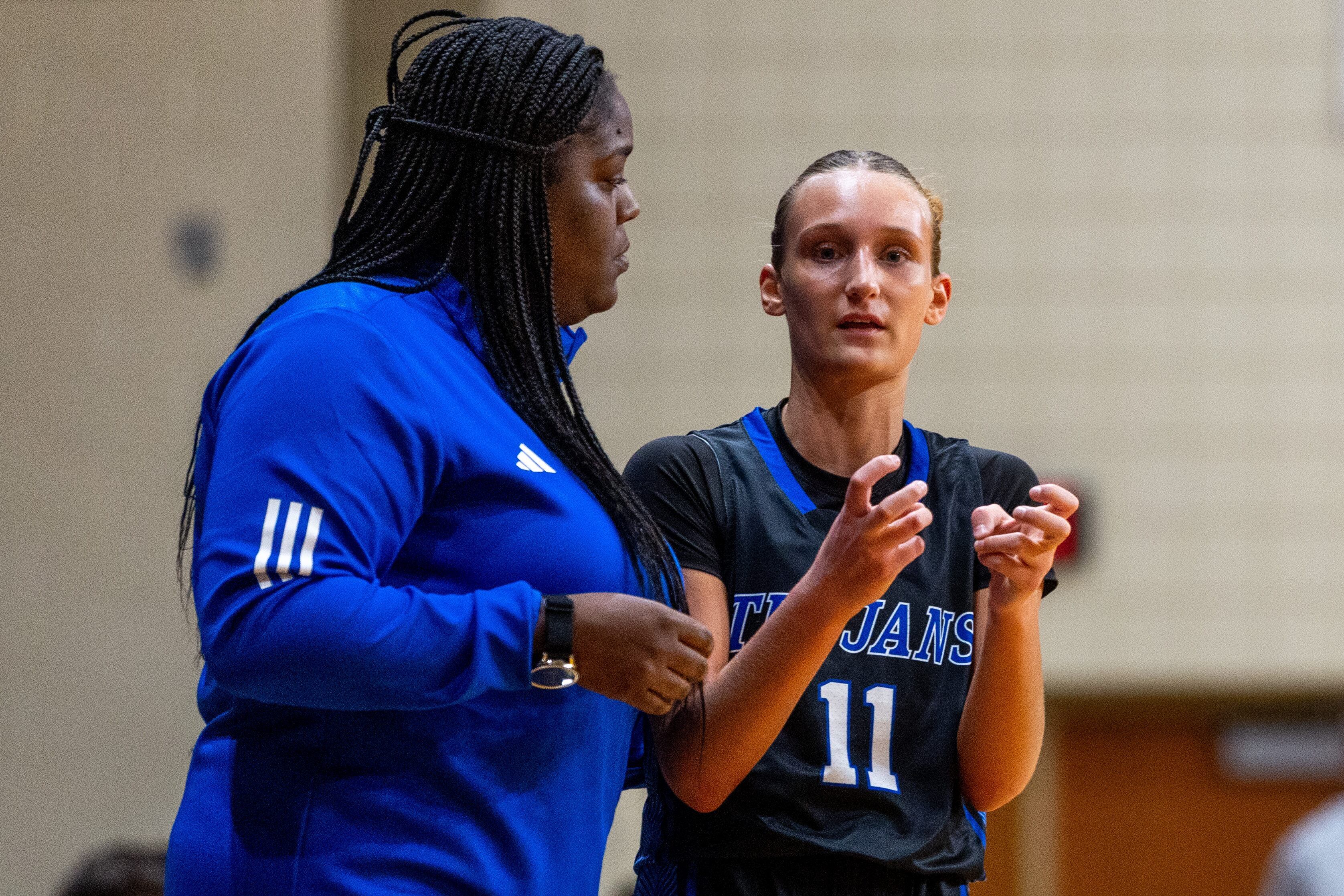 6-1 star guard takes over late, powers Otsego to top of Wolverine with ...