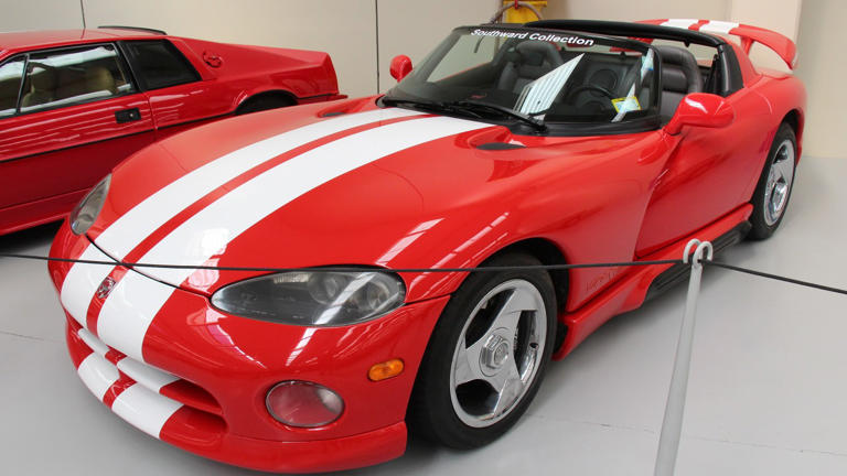 How the 1992 Dodge Viper RT/10 brought raw muscle back