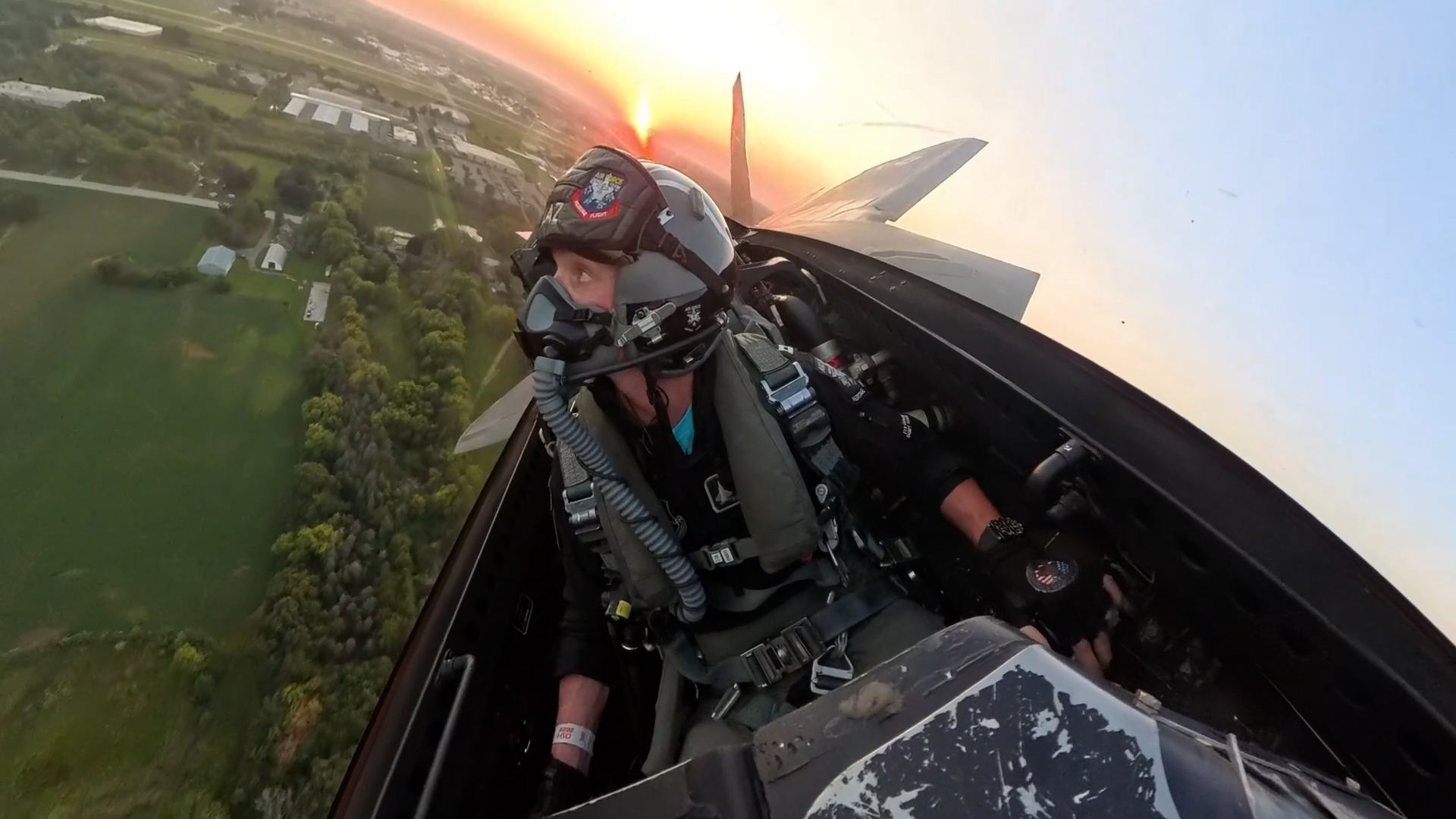 Dans le cockpit du F-22 : quand la vapeur se forme sur les ailes