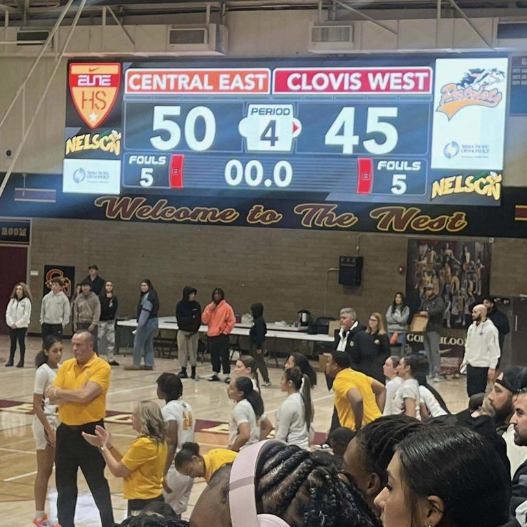 Central East shocks top-ranked Clovis West, ends 13-game TRAC home win ...