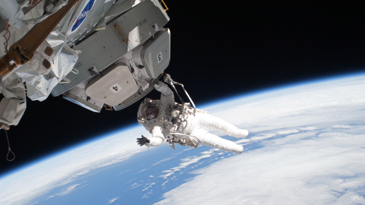 NASA cancels a spacewalk and weighs early ISS crew return over health issue