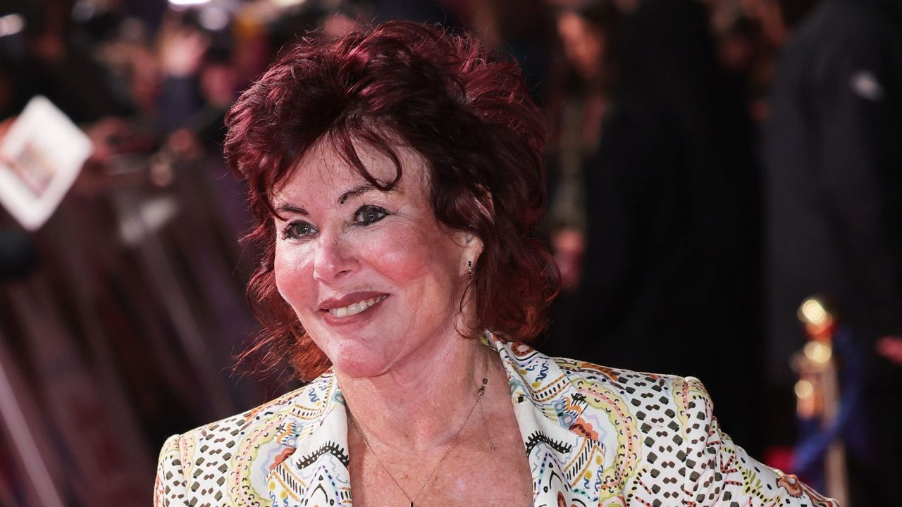 We're taking major style cues from Ruby Wax's home to cheer up the ...