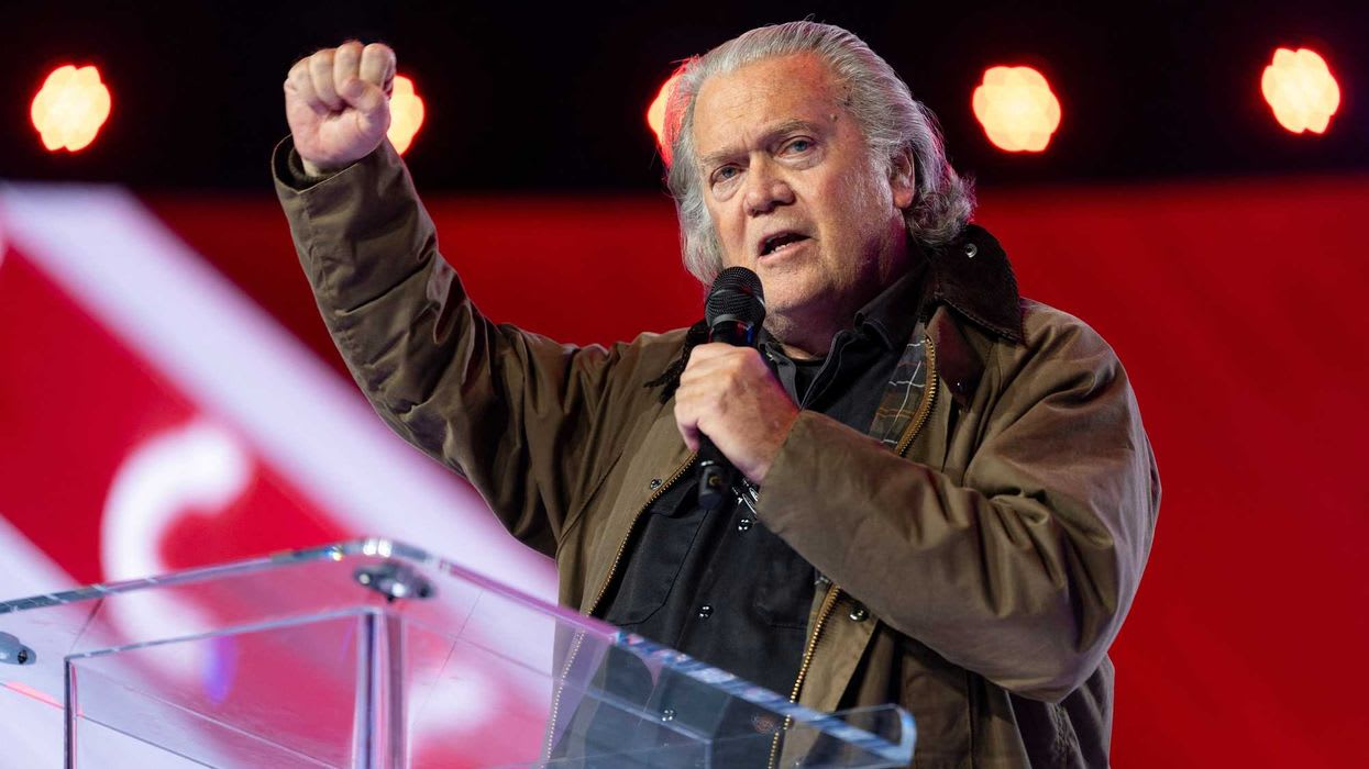 Insiders say Steve Bannon to challenge JD Vance in 2028 presidential ...