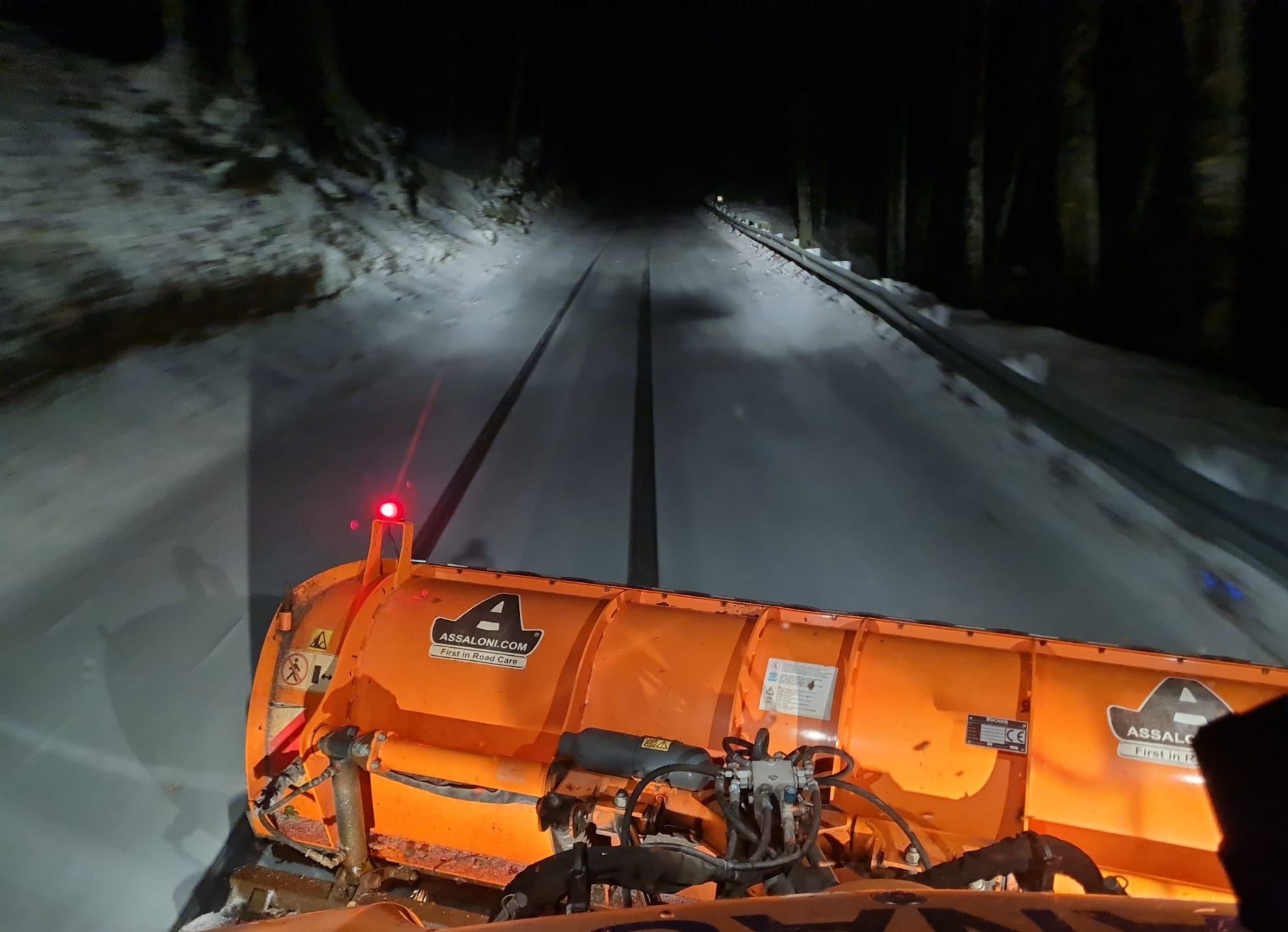 Maltempo, numerosi interventi dell'Anas per rimuovere neve e detriti ...