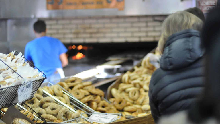 Same shape, different soul: New York vs Montreal bagels