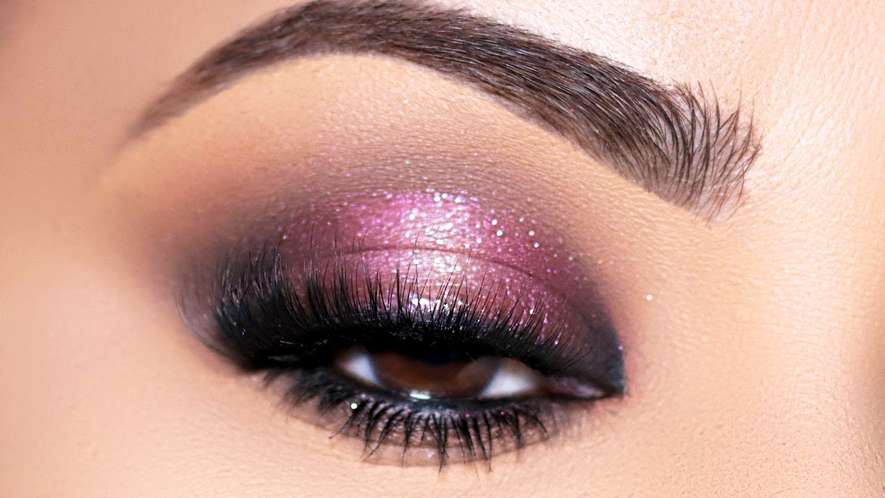 The soft pink glitter look hooded eyes love
