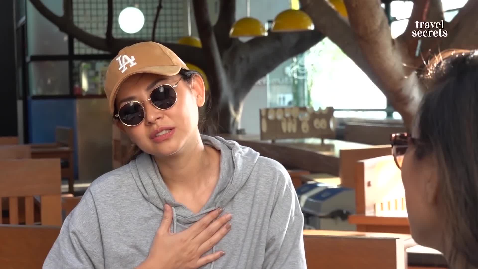 TS talks - Luna Maya ingin tinggalkan dunia hiburan?