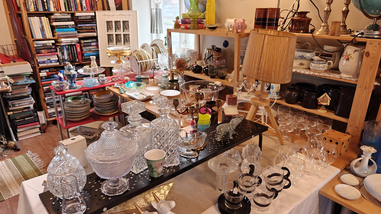 Reuse this forgotten thrift store find for simple and stunning home ...