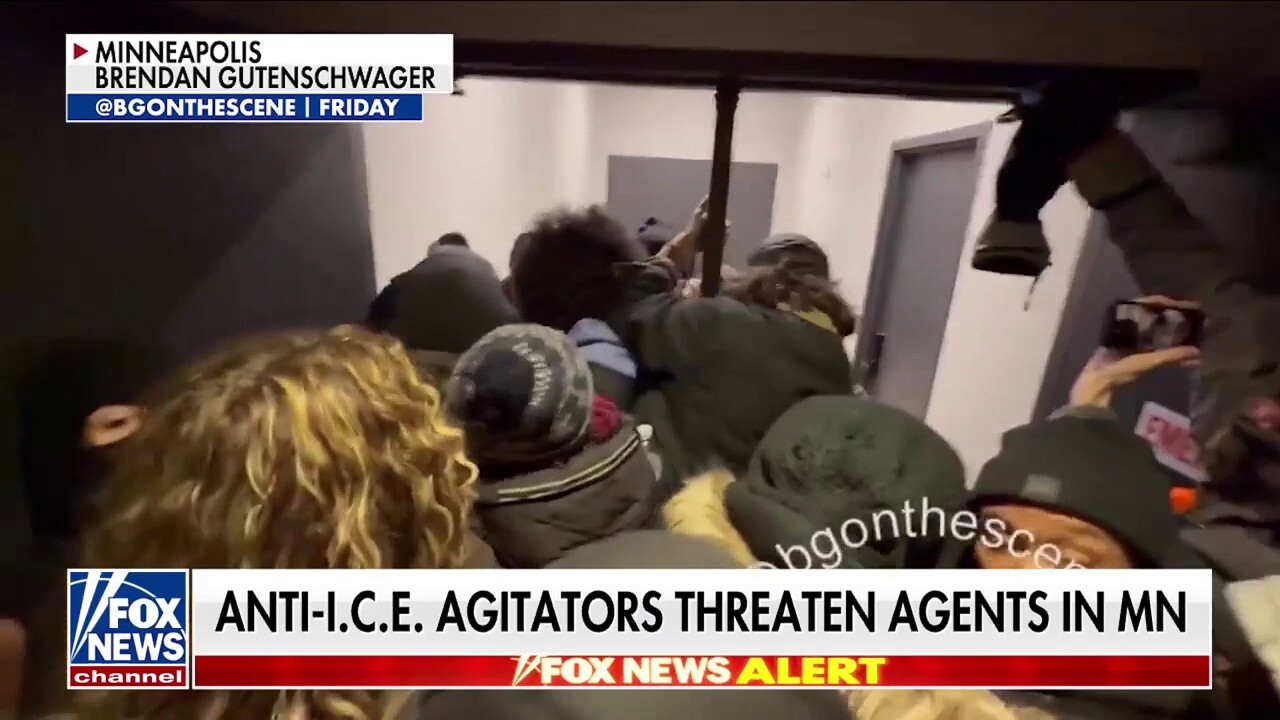 Minnesota protesters try to breach hotel where ICE agents believed to ...