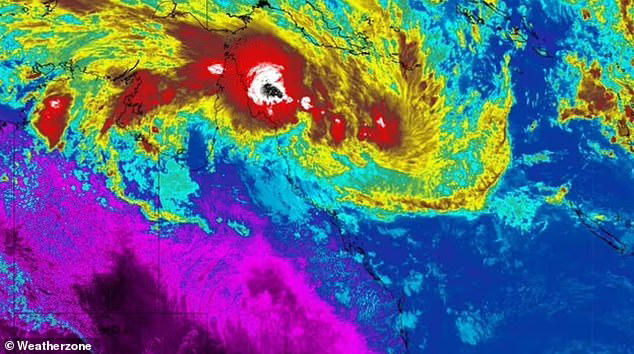Thousands of Aussies bunkers down as Cyclone Koji prepares to make ...