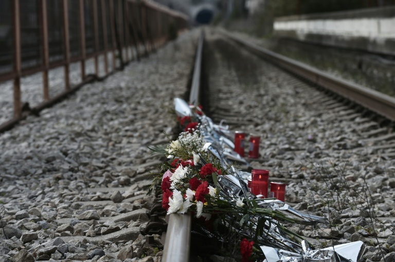 Greek train tragedy icon says will form new party