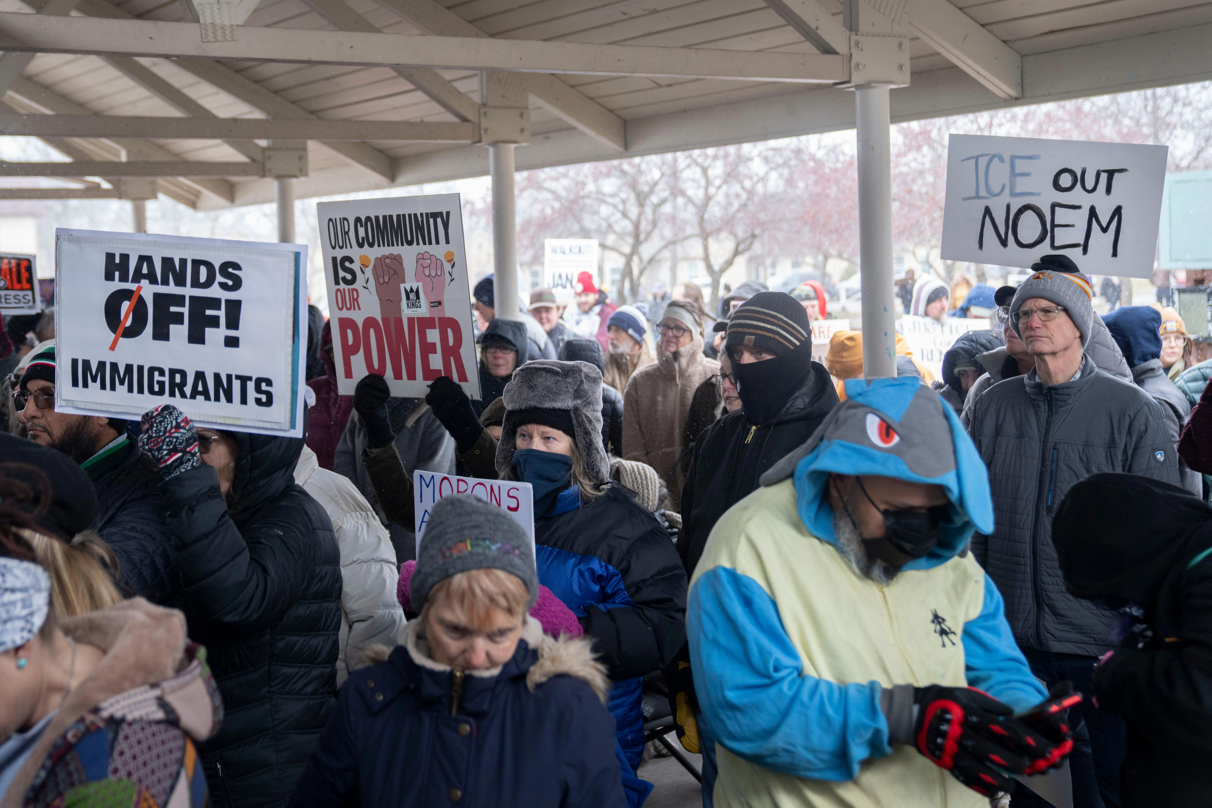 Des Moines residents decry ICE, mourn killing in Minneapolis
