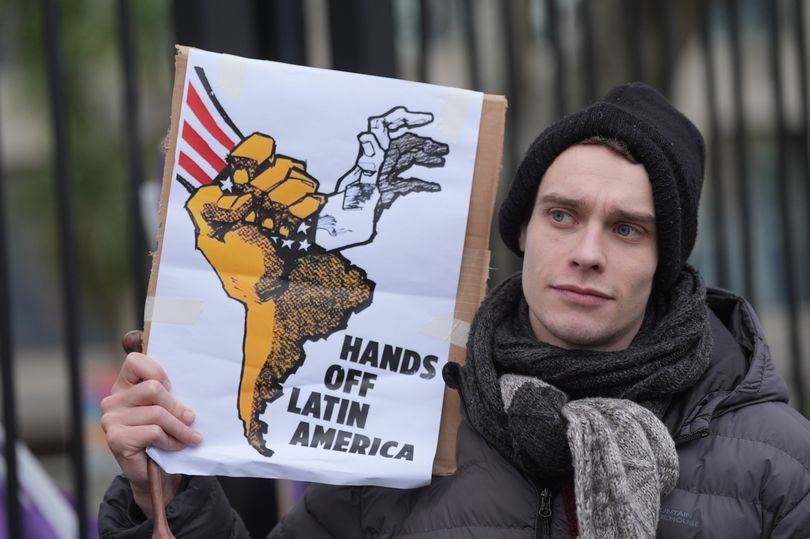 Anti-US rally met by Venezuelan counter-protesters in Dublin