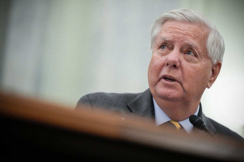 Trump reposts Lindsey Graham’s tweet warning Iran: 'Brutality' against ...