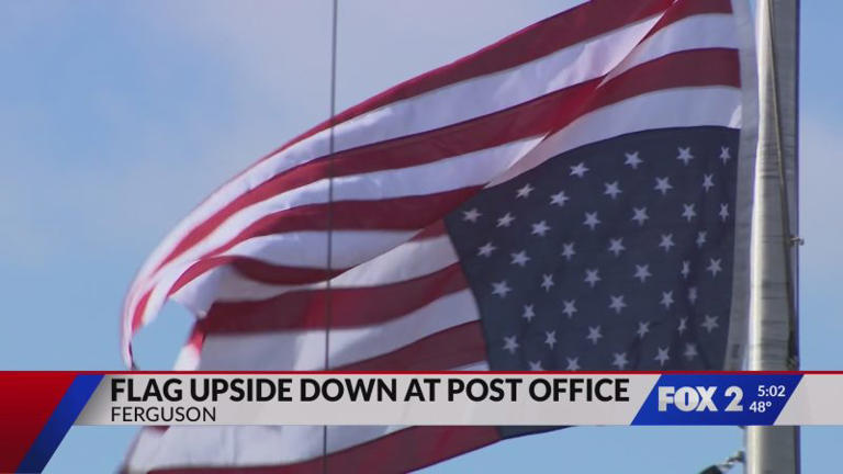 Upside down flag at Missouri post office concerns community