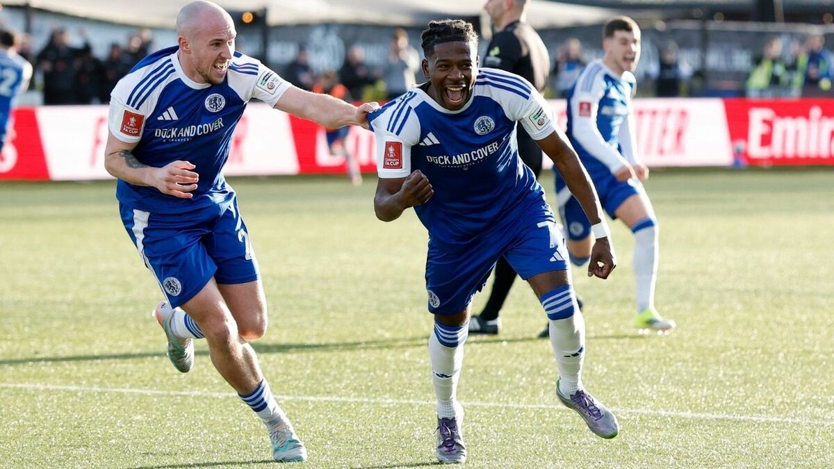 Equipo de sexta división, dirigido por hermano de Wayne Rooney, elimina ...