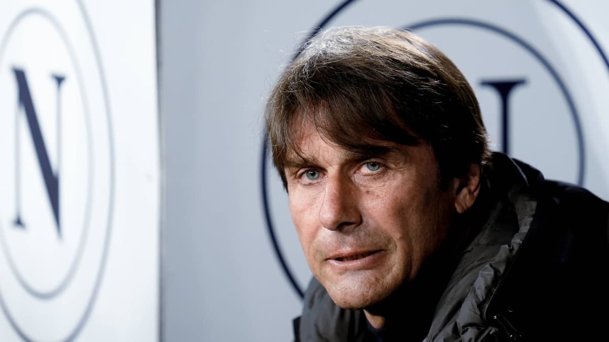 Antonio Conte could solve Chelsea's most expensive problem