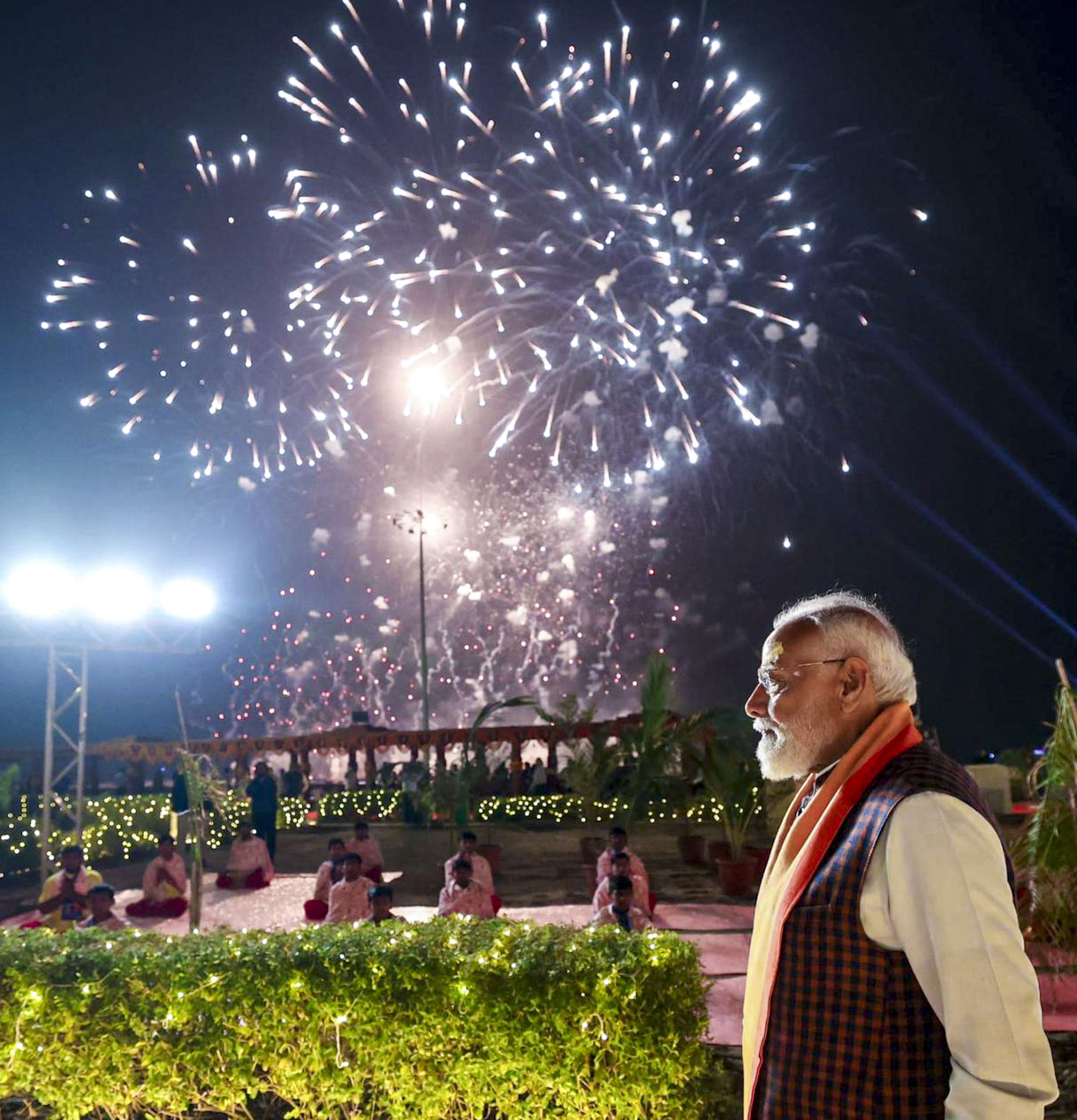 Mega drone show depicts Somnath temple in 3D, huge Shiva formation; PM ...