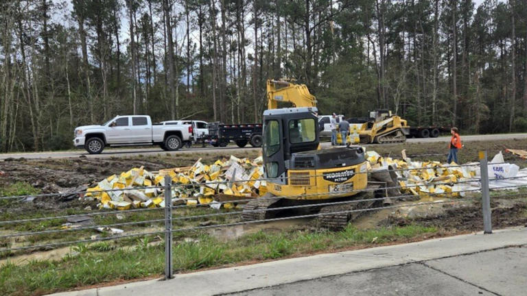 Hours after 18-wheeler overturned in Livingston Parish, I-12 East reopens